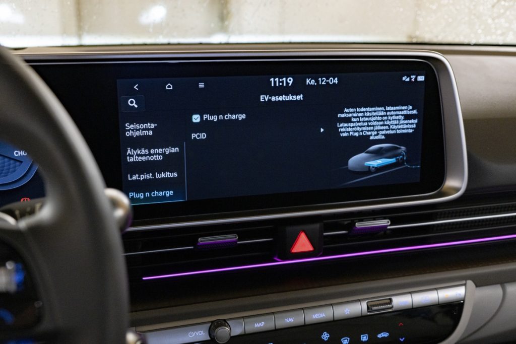 Plug & Charge − helppoa lataamista ilman korttia tai sovellusta - Hyundai